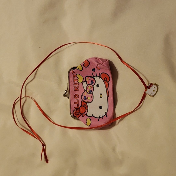 Hello Kitty | Jewelry | 4 Pc Hello Kitty Change Purse And Charm On ...